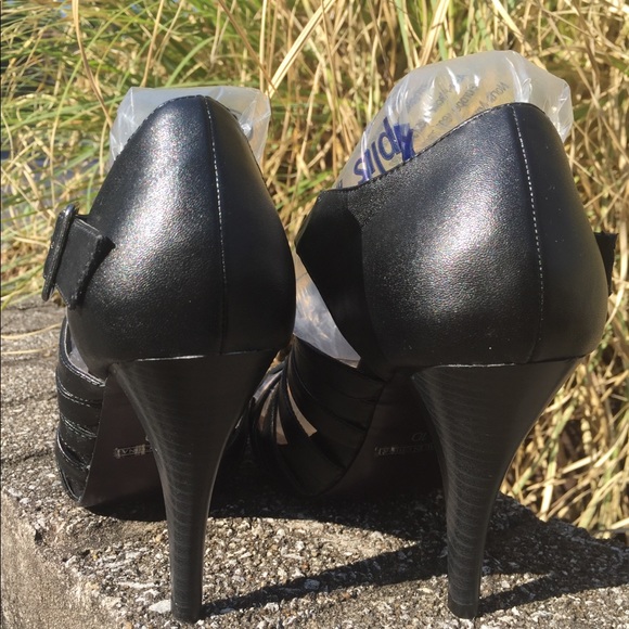 Mixx Shuz | Shoes | Mixx Shuz Black Strappy Open Toe Sandal | Poshmark